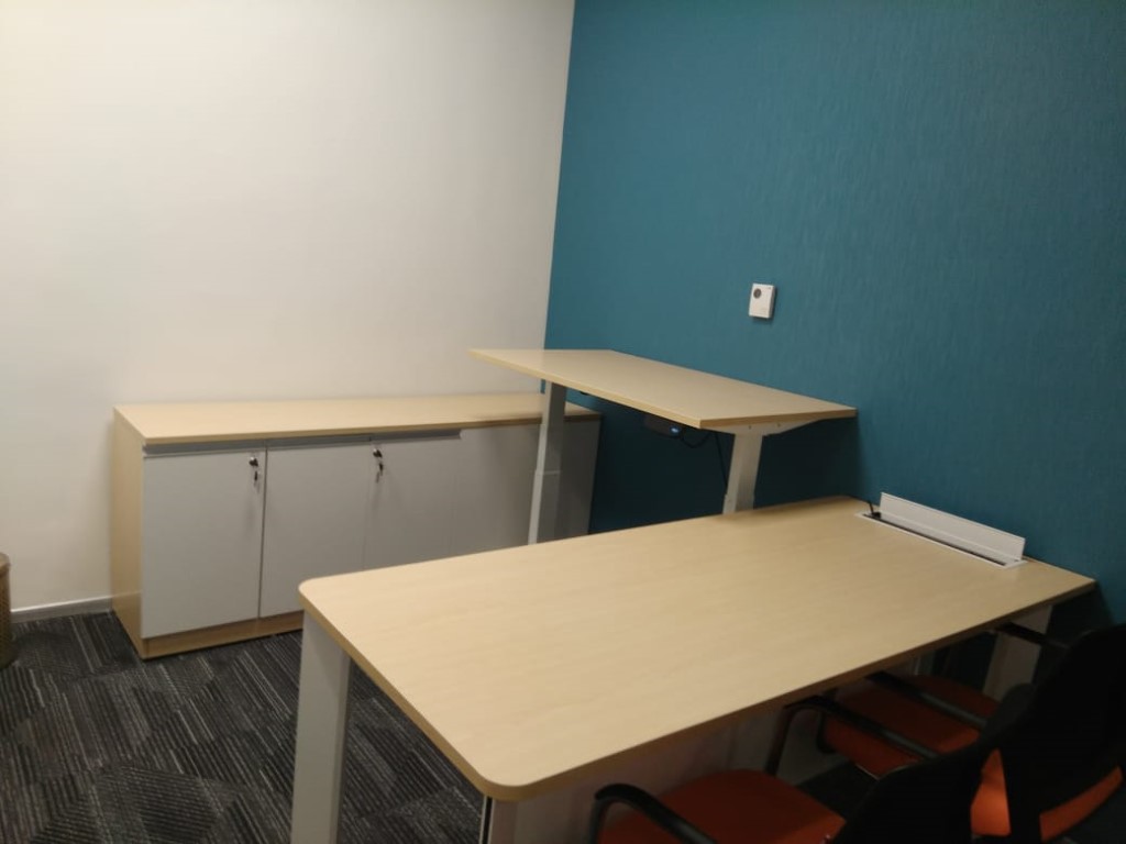 Cabin Table HAT – Space Management Systems India Pvt. Ltd.